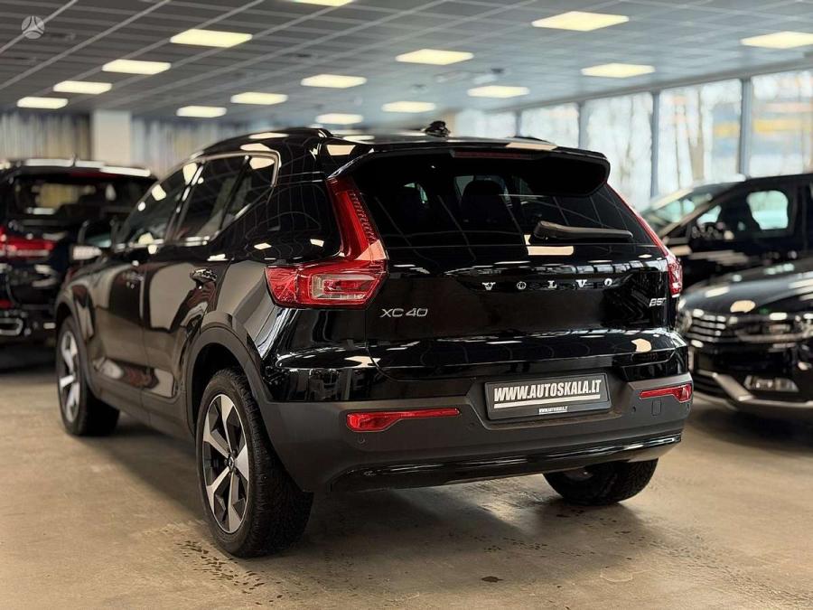 Melns Volvo XC40 2025 Klaipėda, ar dzinēja tilpumu 2.00 L un nobraukumu 10 tūkst. km par 28300 €, foto 25 vietnē AUTOMOTO.COM.LV