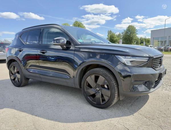 Melns Volvo XC40 2025 Šauļi, ar dzinēja tilpumu 1.97 L un nobraukumu 28 tūkst. km par 21900 €, foto 3 vietnē AUTOMOTO.COM.LV