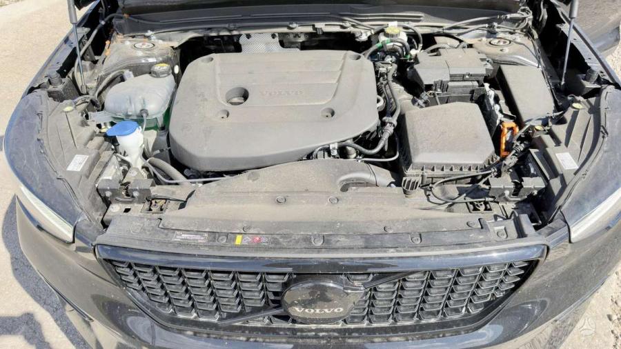 Черный Вольво XC40 2025 в Шяуляй, объемом двигателя 1.97 л и пробегом 28 тыс. км за 21900 €, фото 18 на AUTOMOTO.COM.LV