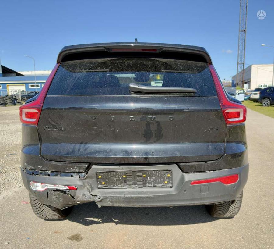 Melns Volvo XC40 2025 Šauļi, ar dzinēja tilpumu 1.97 L un nobraukumu 11 tūkst. km par 21900 €, foto 6 vietnē AUTOMOTO.COM.LV