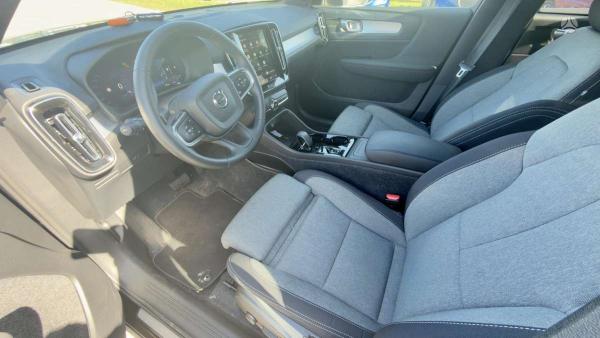 Melns Volvo XC40 2025 Šauļi, ar dzinēja tilpumu 1.97 L un nobraukumu 11 tūkst. km par 21900 €, foto 8 vietnē AUTOMOTO.COM.LV