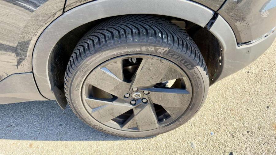 Melns Volvo XC40 2025 Šauļi, ar dzinēja tilpumu 1.97 L un nobraukumu 11 tūkst. km par 21900 €, foto 18 vietnē AUTOMOTO.COM.LV