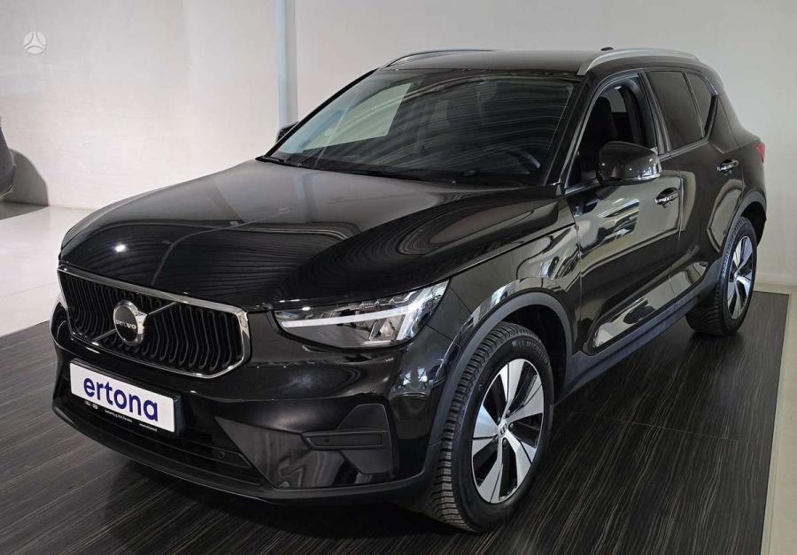 Melns Volvo XC40 2025 Šauļi, ar dzinēja tilpumu 1.97 L un nobraukumu 28 tūkst. km par 32900 €, foto 3 vietnē AUTOMOTO.COM.LV