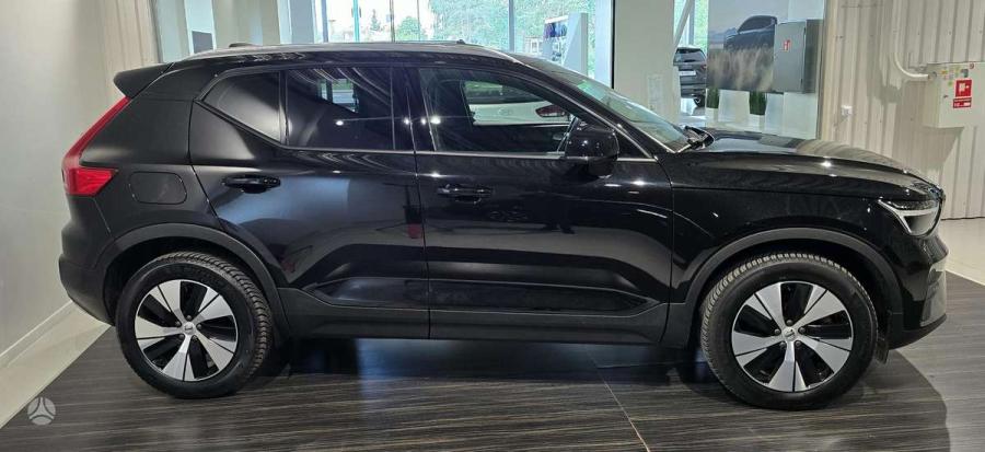 Melns Volvo XC40 2025 Šauļi, ar dzinēja tilpumu 1.97 L un nobraukumu 28 tūkst. km par 32900 €, foto 7 vietnē AUTOMOTO.COM.LV