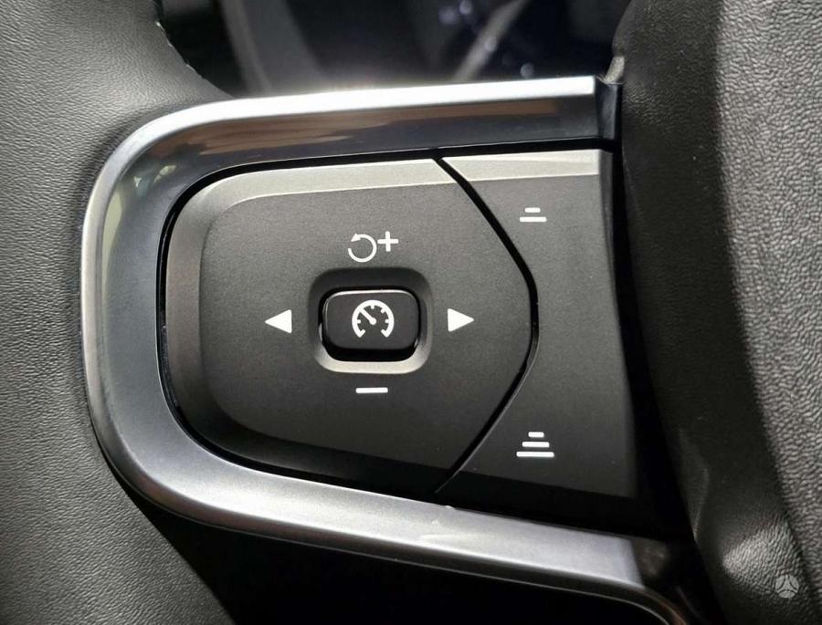 Melns Volvo XC40 2025 Šauļi, ar dzinēja tilpumu 1.97 L un nobraukumu 28 tūkst. km par 32900 €, foto 16 vietnē AUTOMOTO.COM.LV