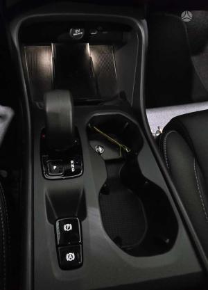 Melns Volvo XC40 2025 Šauļi, ar dzinēja tilpumu 1.97 L un nobraukumu 28 tūkst. km par 32900 €, foto 19 vietnē AUTOMOTO.COM.LV