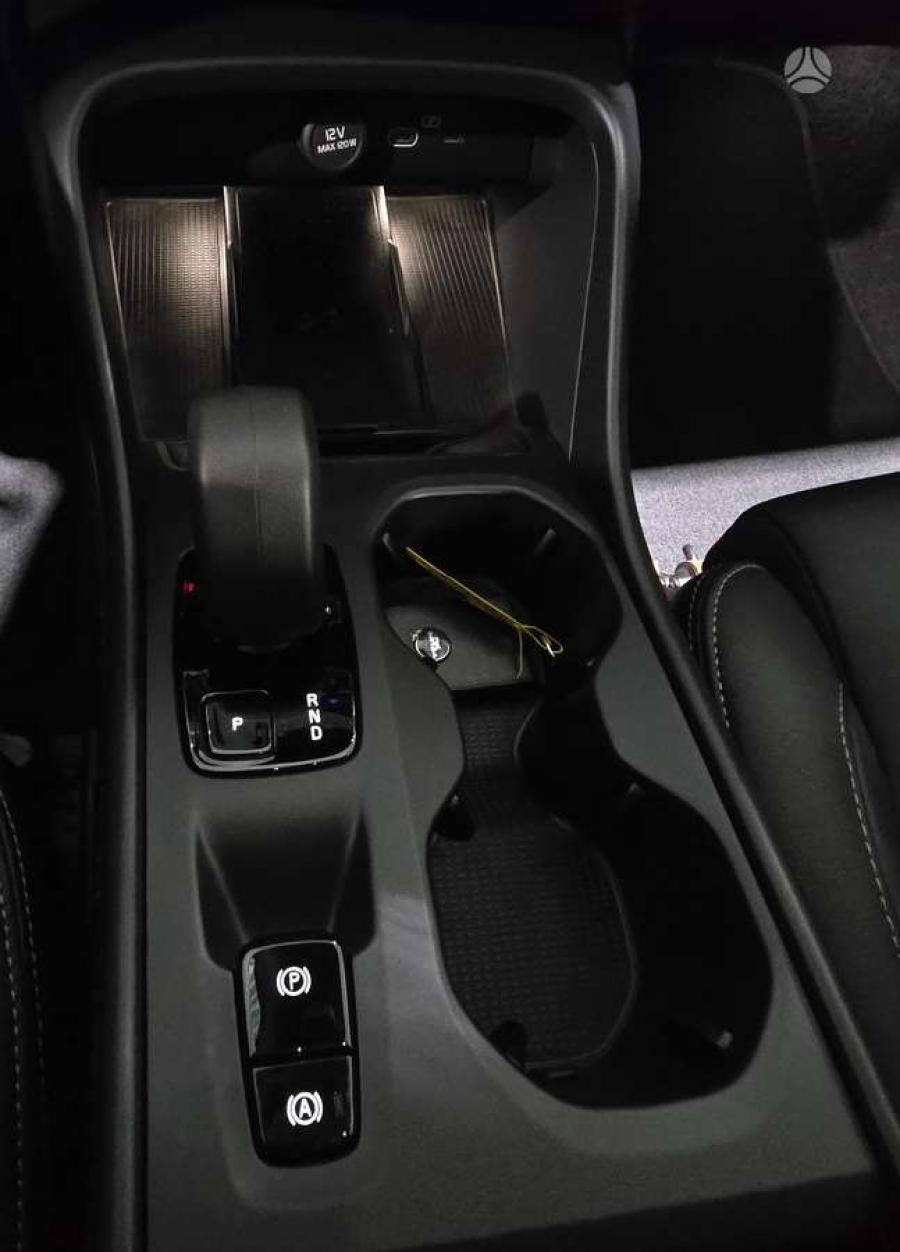 Melns Volvo XC40 2025 Šauļi, ar dzinēja tilpumu 1.97 L un nobraukumu 28 tūkst. km par 32900 €, foto 19 vietnē AUTOMOTO.COM.LV