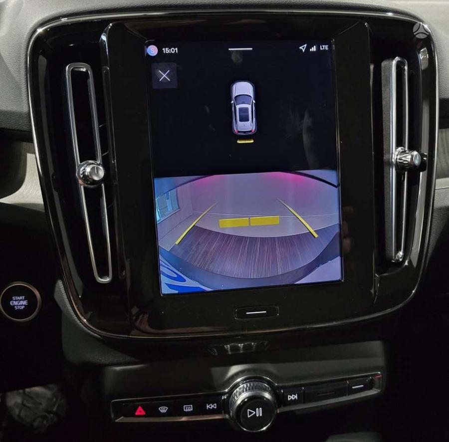 Melns Volvo XC40 2025 Šauļi, ar dzinēja tilpumu 1.97 L un nobraukumu 28 tūkst. km par 32900 €, foto 24 vietnē AUTOMOTO.COM.LV