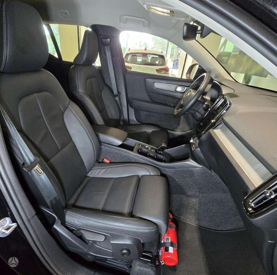 Melns Volvo XC40 2025 Šauļi, ar dzinēja tilpumu 1.97 L un nobraukumu 28 tūkst. km par 32900 €, foto 25 vietnē AUTOMOTO.COM.LV