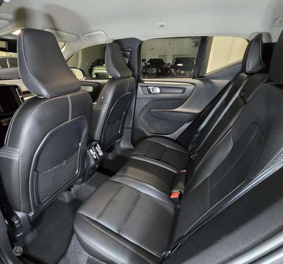 Melns Volvo XC40 2025 Šauļi, ar dzinēja tilpumu 1.97 L un nobraukumu 28 tūkst. km par 32900 €, foto 26 vietnē AUTOMOTO.COM.LV