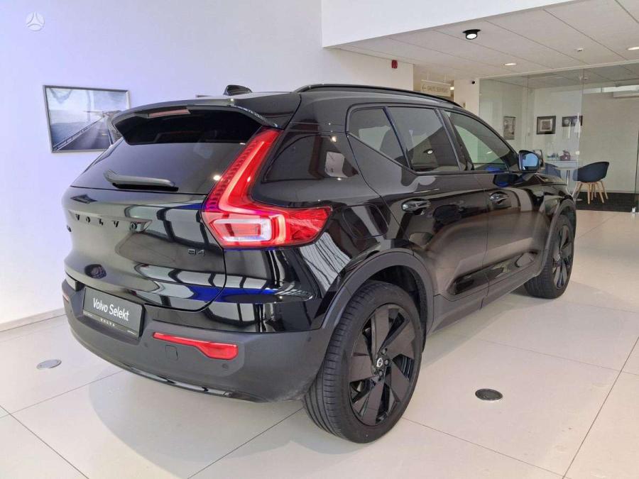Черный Вольво XC40 2025 в Клайпеда, объемом двигателя 1.97 л и пробегом 10 тыс. км за 40900 €, фото 5 на AUTOMOTO.COM.LV