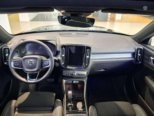Black Volvo XC40 2025 in Klaipeda, with an engine capacity of 1.97 L and mileage of 10 thousand km for 40900 €, photo 7 on AUTOMOTO.COM.LV
