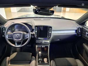 Черный Вольво XC40 2025 в Клайпеда, объемом двигателя 1.97 л и пробегом 10 тыс. км за 40900 €, фото 7 на AUTOMOTO.COM.LV