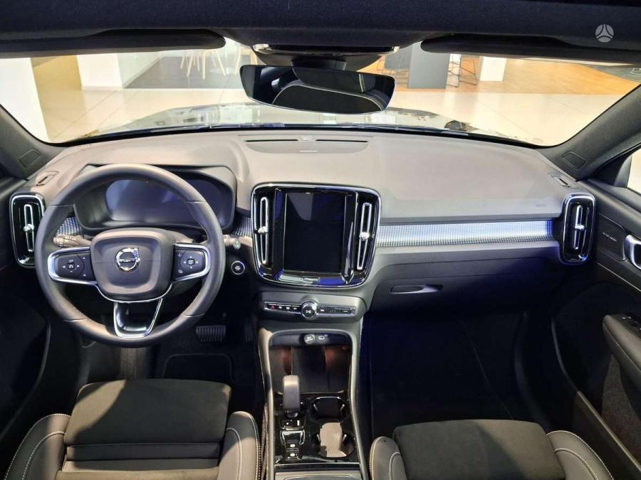Черный Вольво XC40 2025 в Клайпеда, объемом двигателя 1.97 л и пробегом 10 тыс. км за 40900 €, фото 7 на AUTOMOTO.COM.LV
