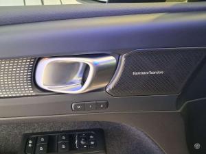 Черный Вольво XC40 2025 в Клайпеда, объемом двигателя 1.97 л и пробегом 10 тыс. км за 40900 €, фото 9 на AUTOMOTO.COM.LV
