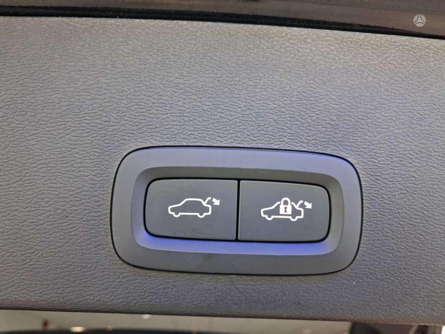 Черный Вольво XC40 2025 в Клайпеда, объемом двигателя 1.97 л и пробегом 10 тыс. км за 40900 €, фото 15 на AUTOMOTO.COM.LV