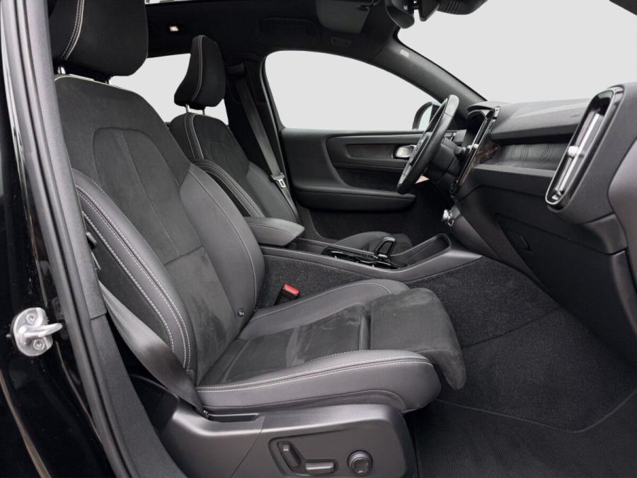 Melns Volvo XC40 2022 Pērnava, ar dzinēja tilpumu 0.00 L un nobraukumu 90 tūkst. km par 35200 €, foto 6 vietnē AUTOMOTO.COM.LV