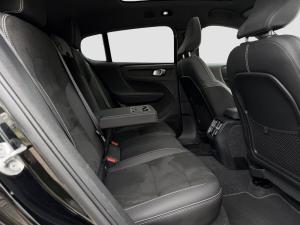 Melns Volvo XC40 2022 Pērnava, ar dzinēja tilpumu 0.00 L un nobraukumu 90 tūkst. km par 35200 €, foto 8 vietnē AUTOMOTO.COM.LV