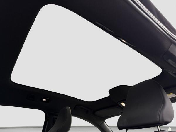 Melns Volvo XC40 2022 Pērnava, ar dzinēja tilpumu 0.00 L un nobraukumu 90 tūkst. km par 35200 €, foto 8 vietnē AUTOMOTO.COM.LV