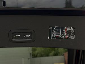 Melns Volvo XC40 2022 Pērnava, ar dzinēja tilpumu 0.00 L un nobraukumu 90 tūkst. km par 35200 €, foto 12 vietnē AUTOMOTO.COM.LV