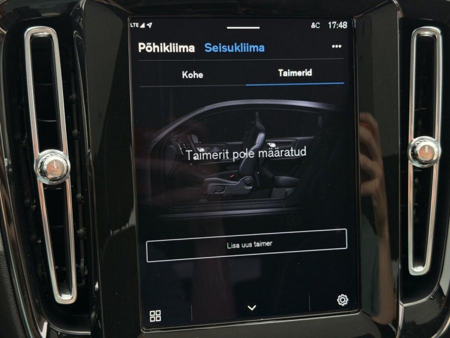 Melns Volvo XC40 2022 Pērnava, ar dzinēja tilpumu 0.00 L un nobraukumu 90 tūkst. km par 35200 €, foto 17 vietnē AUTOMOTO.COM.LV