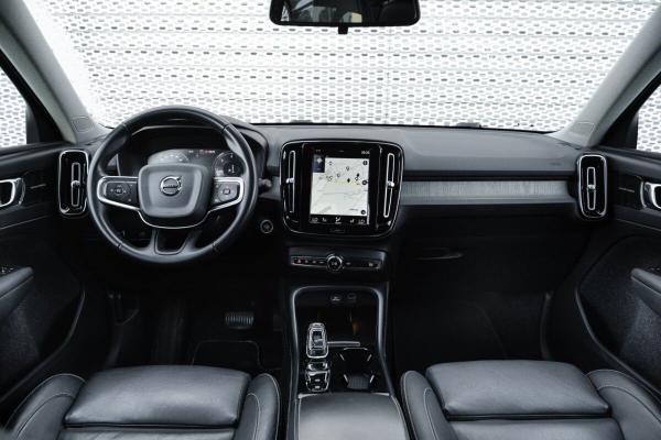 Melns Volvo XC40 2019 Mārupe, ar dzinēja tilpumu 2.00 L un nobraukumu 125 tūkst. km par 20000 €, foto 6 vietnē AUTOMOTO.COM.LV
