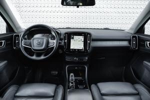 Черный Вольво XC40 2019 в Марупе, объемом двигателя 2.00 л и пробегом 125 тыс. км за 20000 €, фото 7 на AUTOMOTO.COM.LV
