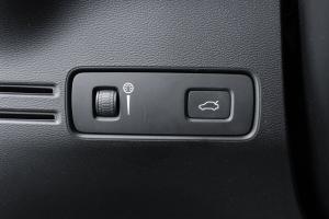 Черный Вольво XC40 2019 в Марупе, объемом двигателя 2.00 л и пробегом 125 тыс. км за 20000 €, фото 12 на AUTOMOTO.COM.LV