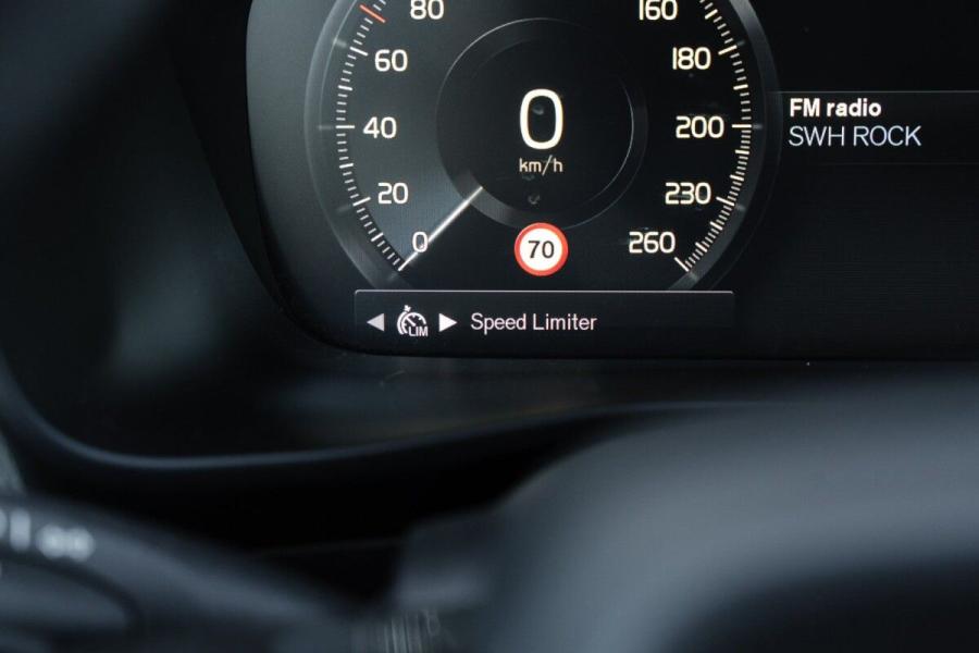 Черный Вольво XC40 2019 в Марупе, объемом двигателя 2.00 л и пробегом 125 тыс. км за 20000 €, фото 14 на AUTOMOTO.COM.LV