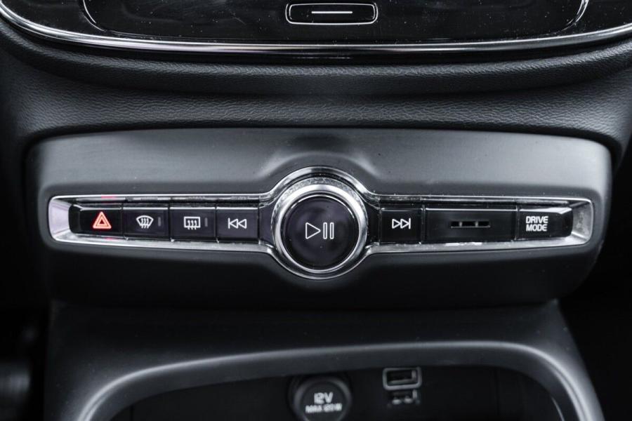 Черный Вольво XC40 2019 в Марупе, объемом двигателя 2.00 л и пробегом 125 тыс. км за 20000 €, фото 23 на AUTOMOTO.COM.LV