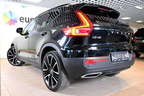 Black Volvo XC40 2019 in Tallinn, with an engine capacity of 1.97 L and mileage of 130 thousand km for 25990 €, photo 3 on AUTOMOTO.COM.LV