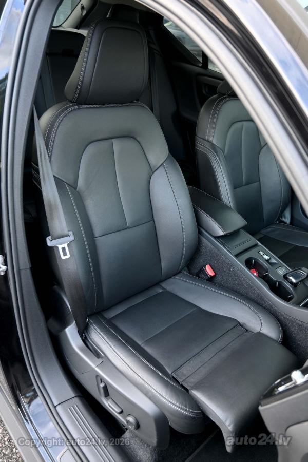 Black Volvo XC40 2019 in Tallinn, with an engine capacity of 0.00 L and mileage of 0 thousand km for 25900 €, photo 9 on AUTOMOTO.COM.LV