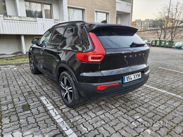 Black Volvo XC40 2020 in Tallinn, with an engine capacity of 1.50 L and mileage of 200 thousand km for 19900 €, photo 4 on AUTOMOTO.COM.LV
