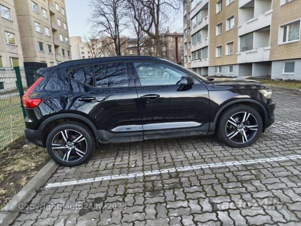 Black Volvo XC40 2020 in Tallinn, with an engine capacity of 1.50 L and mileage of 200 thousand km for 19900 €, photo 6 on AUTOMOTO.COM.LV