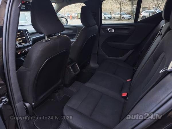 Black Volvo XC40 2020 in Tallinn, with an engine capacity of 1.50 L and mileage of 200 thousand km for 19900 €, photo 10 on AUTOMOTO.COM.LV