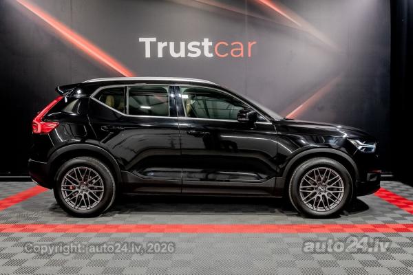 Black Volvo XC40 2020 in Parnu, with an engine capacity of 2.00 L and mileage of 216 thousand km for 18999 €, photo 9 on AUTOMOTO.COM.LV