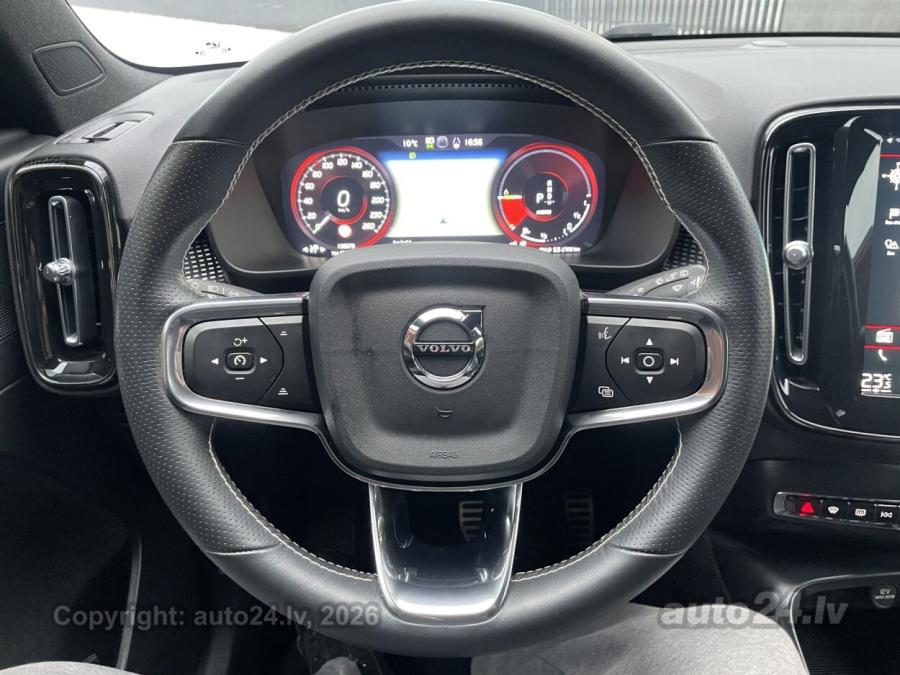 Melns Volvo XC40 2021 Tartu, ar dzinēja tilpumu 1.50 L un nobraukumu 136 tūkst. km par 25999 €, foto 13 vietnē AUTOMOTO.COM.LV