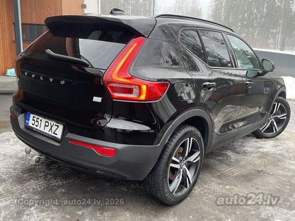 Melns Volvo XC40 2021 Tartu, ar dzinēja tilpumu 1.50 L un nobraukumu 136 tūkst. km par 25999 €, foto 4 vietnē AUTOMOTO.COM.LV