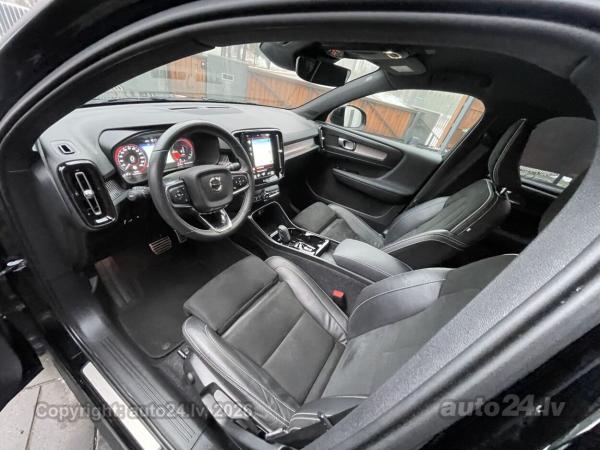 Melns Volvo XC40 2021 Tartu, ar dzinēja tilpumu 1.50 L un nobraukumu 136 tūkst. km par 25999 €, foto 9 vietnē AUTOMOTO.COM.LV