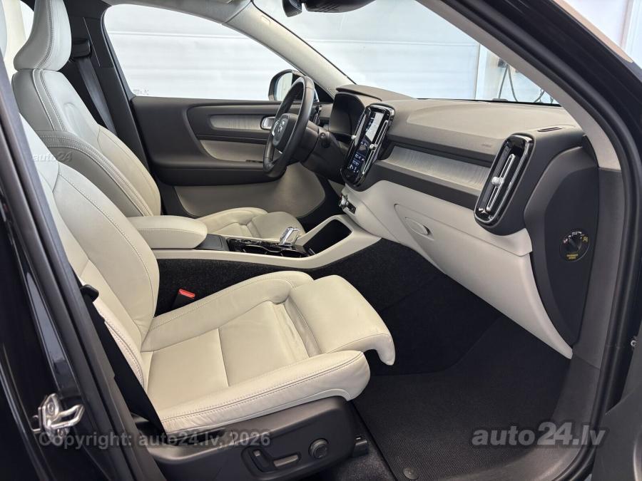 Черный Вольво XC40 2021 в Таллин, объемом двигателя 2.00 л и пробегом 104 тыс. км за 25900 €, фото 7 на AUTOMOTO.COM.LV
