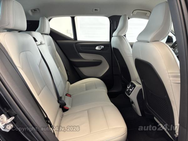 Volvo XC40 2021 Tallina vietnē Melns Volvo XC40 2021 Tallina, ar dzinēja tilpumu 2.00 L un nobraukumu 104 tūkst. km par 25900 €, foto 8 vietnē AUTOMOTO.COM.LV