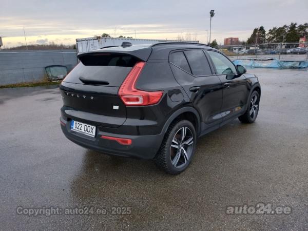 Melns Volvo XC40 2022 Tallina, ar dzinēja tilpumu 1.50 L un nobraukumu 66 tūkst. km par 28500 €, foto 3 vietnē AUTOMOTO.COM.LV