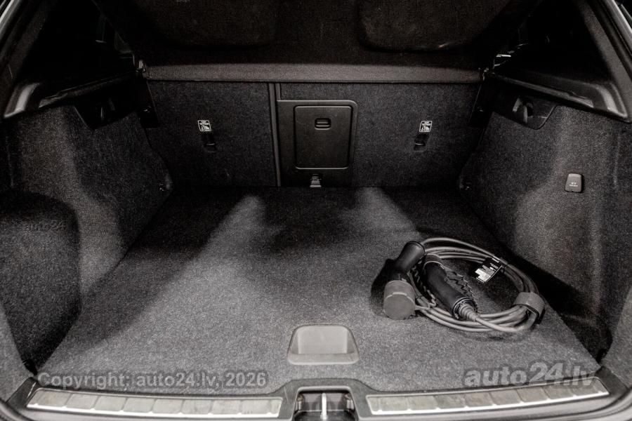 Черный Вольво XC40 2022 в Пярну, объемом двигателя 1.50 л и пробегом 140 тыс. км за 21500 €, фото 21 на AUTOMOTO.COM.LV