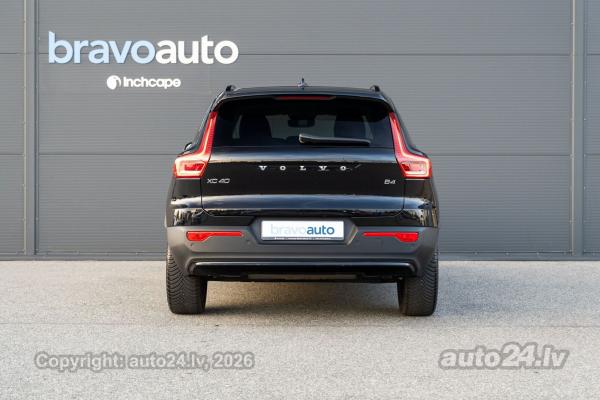 Black Volvo XC40 2024 in Tartu, with an engine capacity of 2.00 L and mileage of 29 thousand km for 37500 €, photo 8 on AUTOMOTO.COM.LV