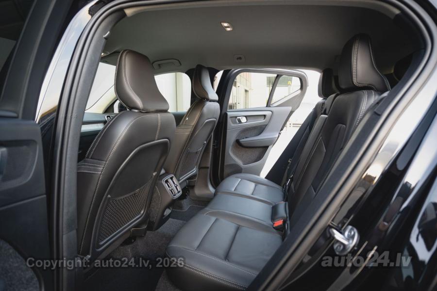 Черный Вольво XC40 2024 в Тарту, объемом двигателя 2.00 л и пробегом 29 тыс. км за 37500 €, фото 14 на AUTOMOTO.COM.LV