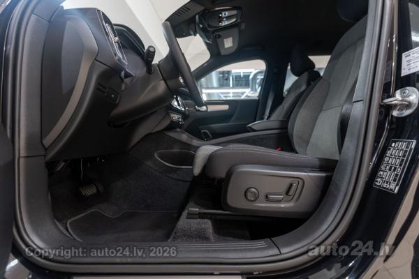 Black Volvo XC40 2024 in Tallinn, with an engine capacity of 2.00 L and mileage of 25 thousand km for 37500 €, photo 6 on AUTOMOTO.COM.LV