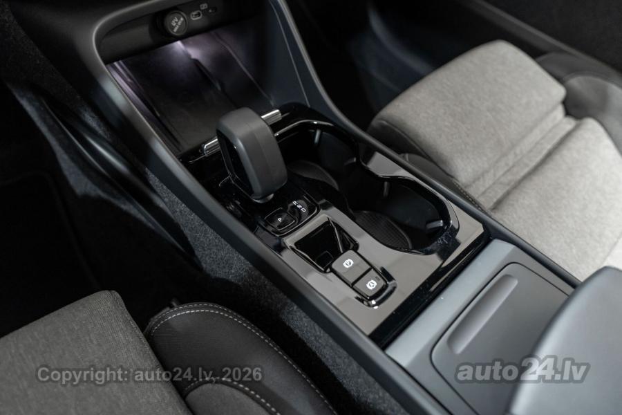 Black Volvo XC40 2024 in Tallinn, with an engine capacity of 2.00 L and mileage of 25 thousand km for 37500 €, photo 14 on AUTOMOTO.COM.LV