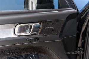 Black Volvo XC40 2024 in Tallinn, with an engine capacity of 2.00 L and mileage of 25 thousand km for 37500 €, photo 16 on AUTOMOTO.COM.LV