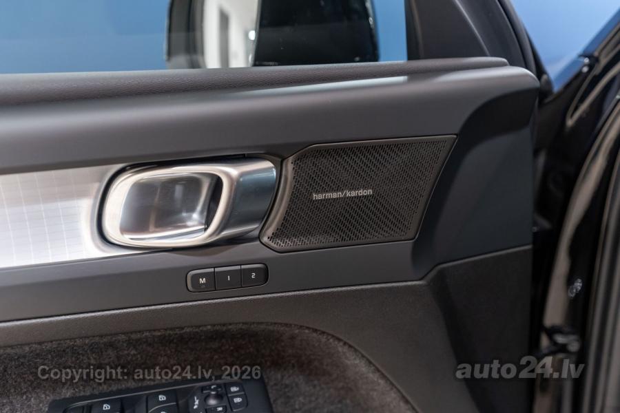 Black Volvo XC40 2024 in Tallinn, with an engine capacity of 2.00 L and mileage of 25 thousand km for 37500 €, photo 16 on AUTOMOTO.COM.LV
