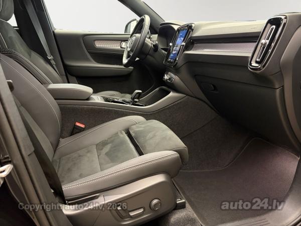 Черный Вольво XC40 2025 в Таллин, объемом двигателя 2.00 л и пробегом 8 тыс. км за 38900 €, фото 8 на AUTOMOTO.COM.LV